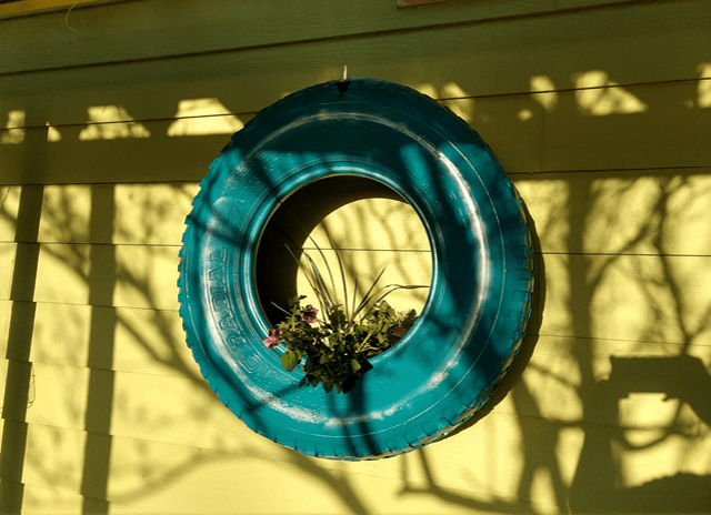 How to Make a Hanging Tire Planter