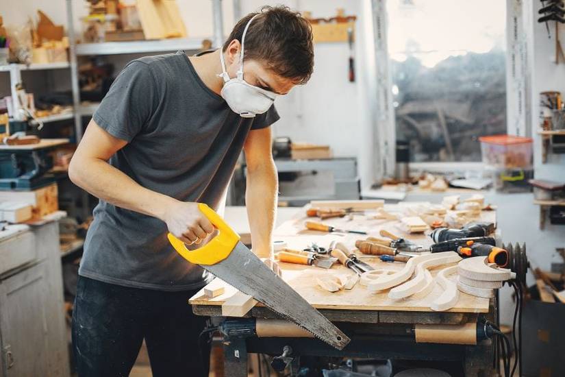 Definitive Guide to the Top Hand Saws in 2020