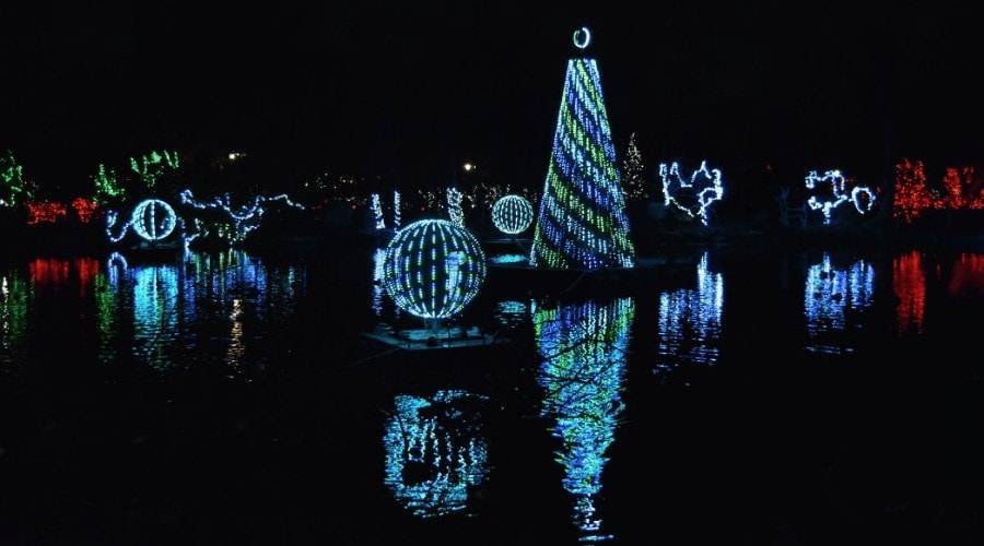 42 of the Best Christmas Light Displays in the United States