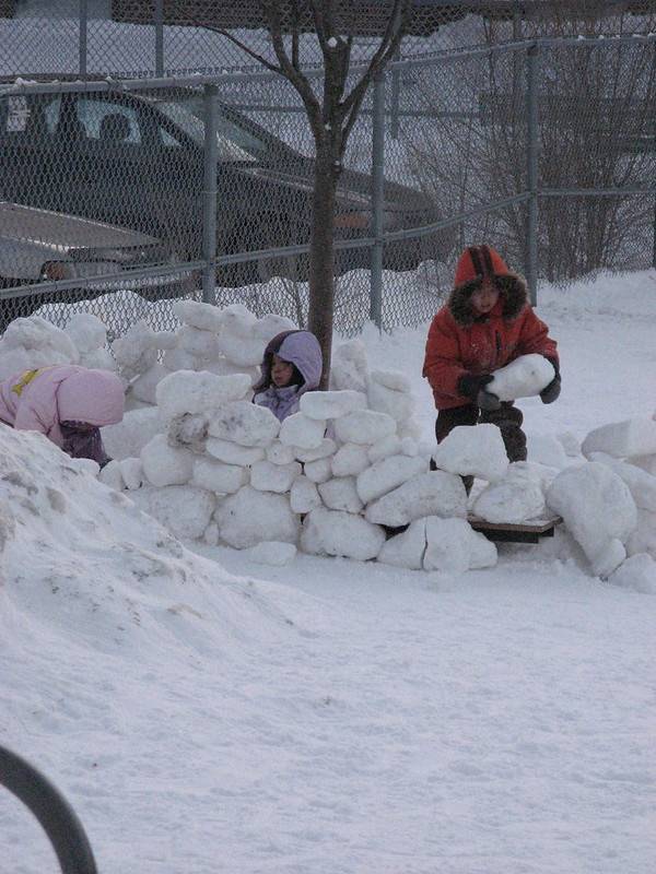 How to Build an Epic Snow Fort: 5 Pro-Tips for Optimum Construction