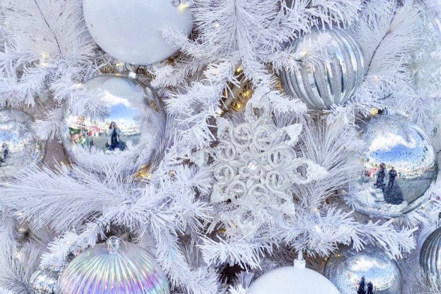 28 of the Best White Christmas Tree Ideas for 2021