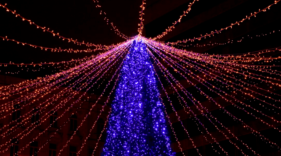 How Many Christmas Lights Can I String Together?