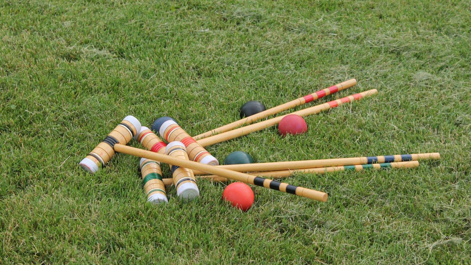 How to Set Up and Play Croquet