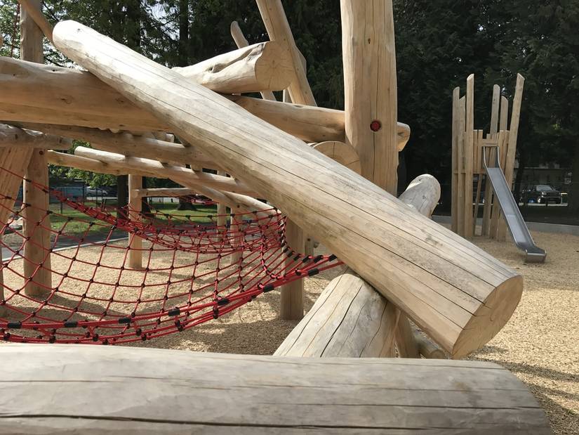 24 Outside-the-box Backyard Play Sets