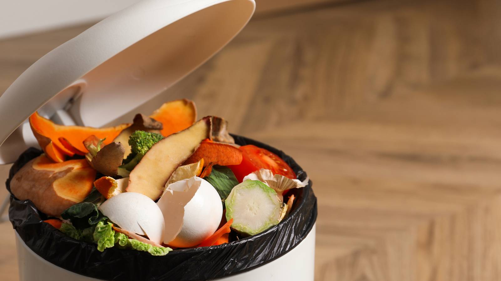 How To Make an Indoor Compost Bin