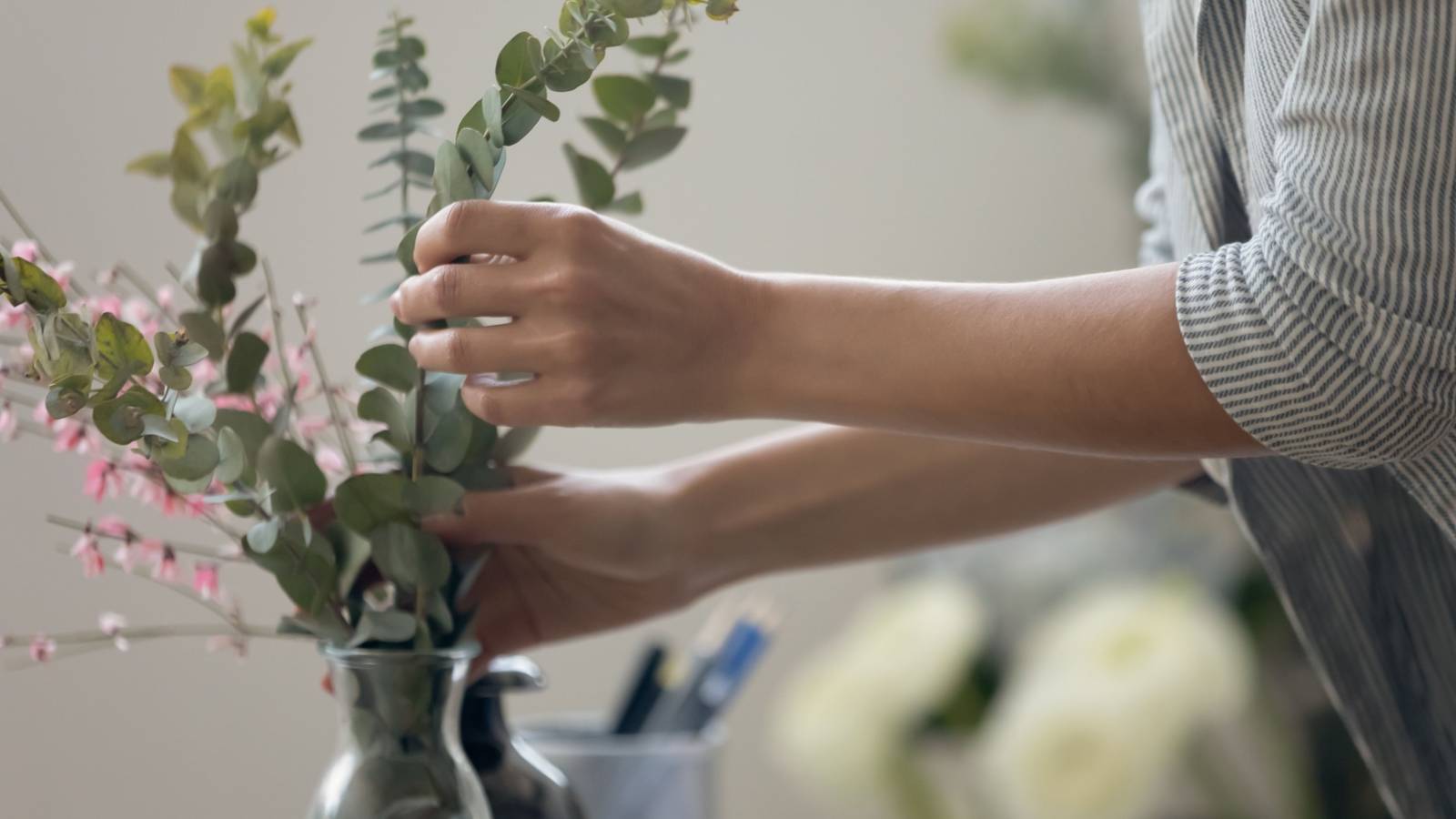 6 Easy Ways To Make Your Cut Flowers Last Longer