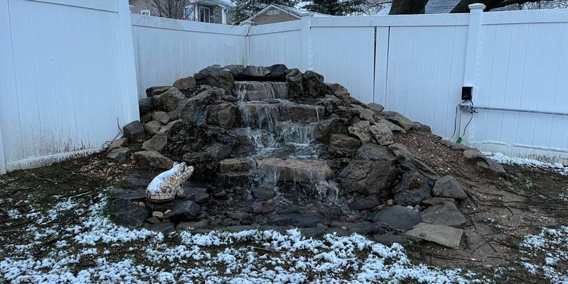 How to Safeguard Water Features in Winter: 7 Ideas