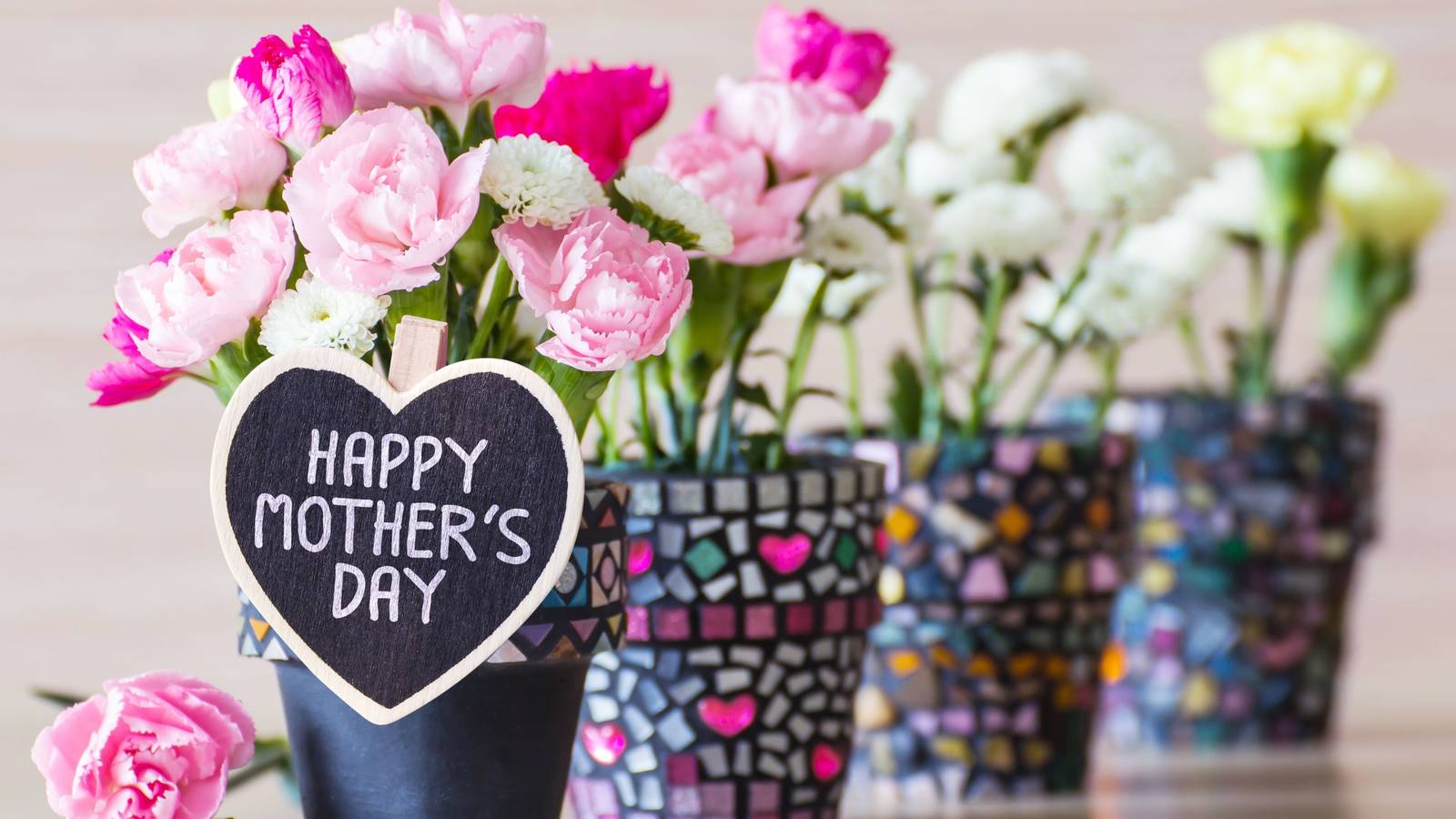 How to Select the Best Mother's Day Flowers to Brighten Her Day