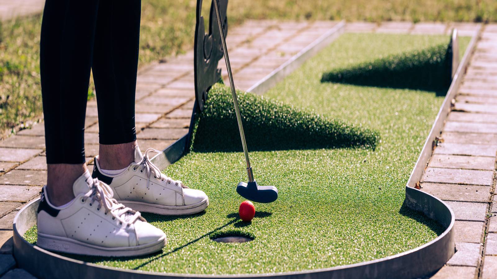 Transform Your Backyard with a Custom DIY Putting Green