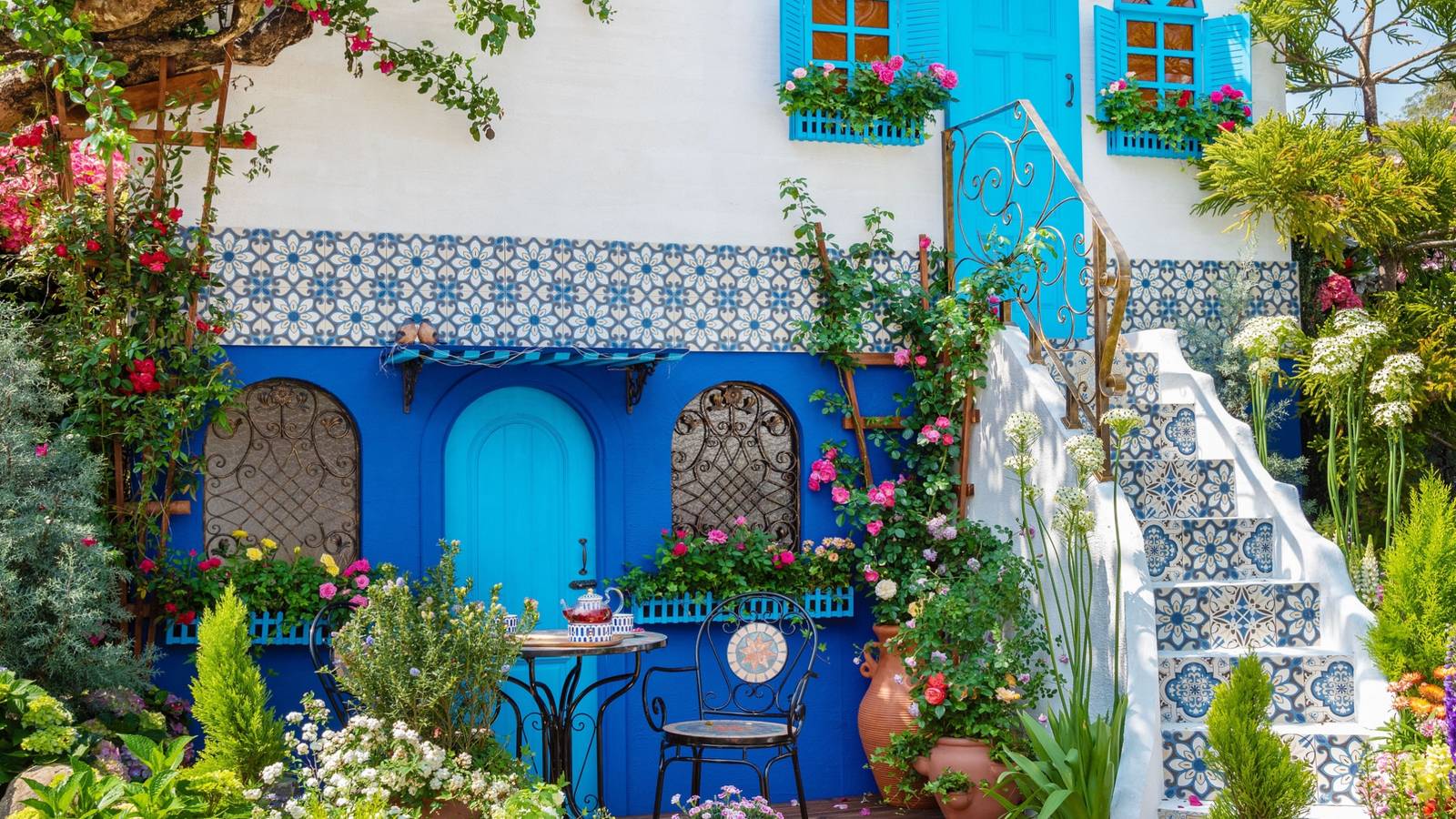 Transform Your Garden With Stunning Mosaic Designs