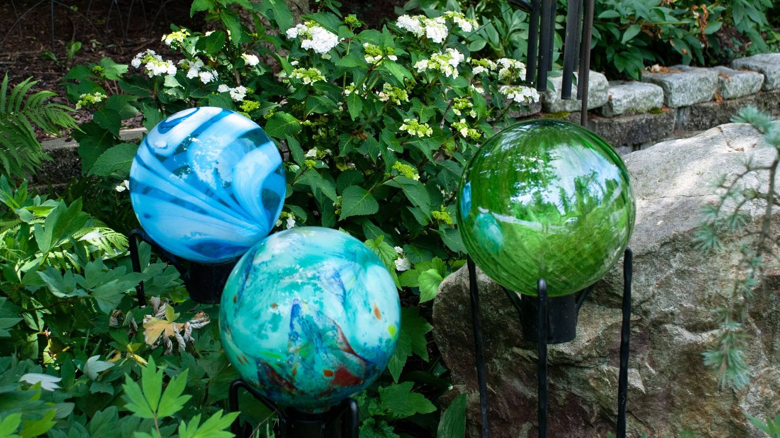 Gazing Balls for Garden: Create Garden Themes and Landscaping Art