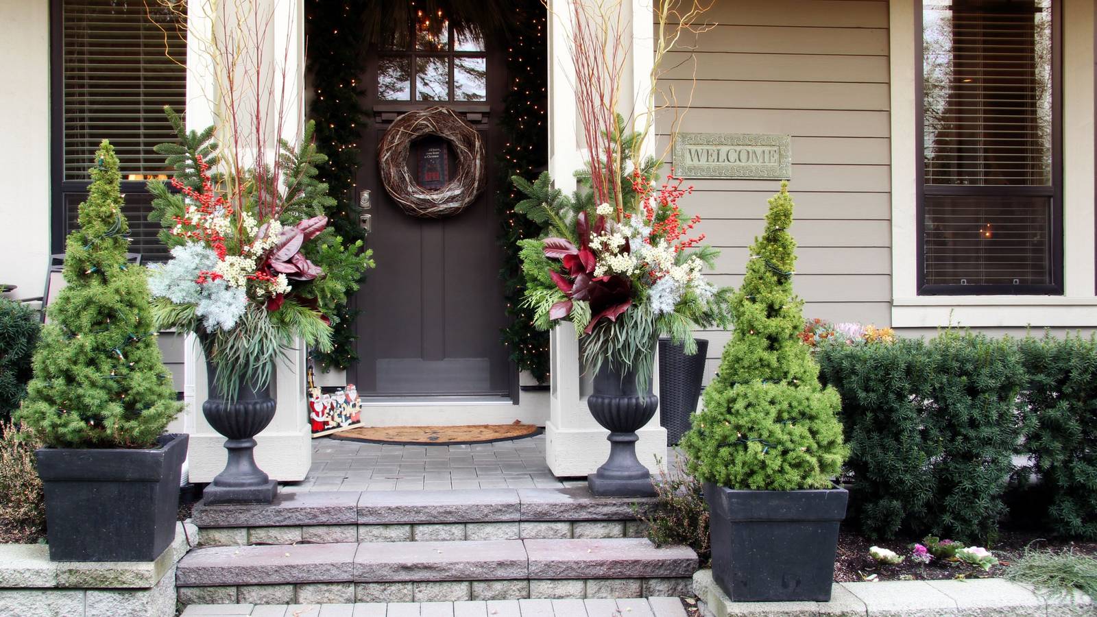 6 Quick Ways to Make Your Front Entrance Eye-Catching