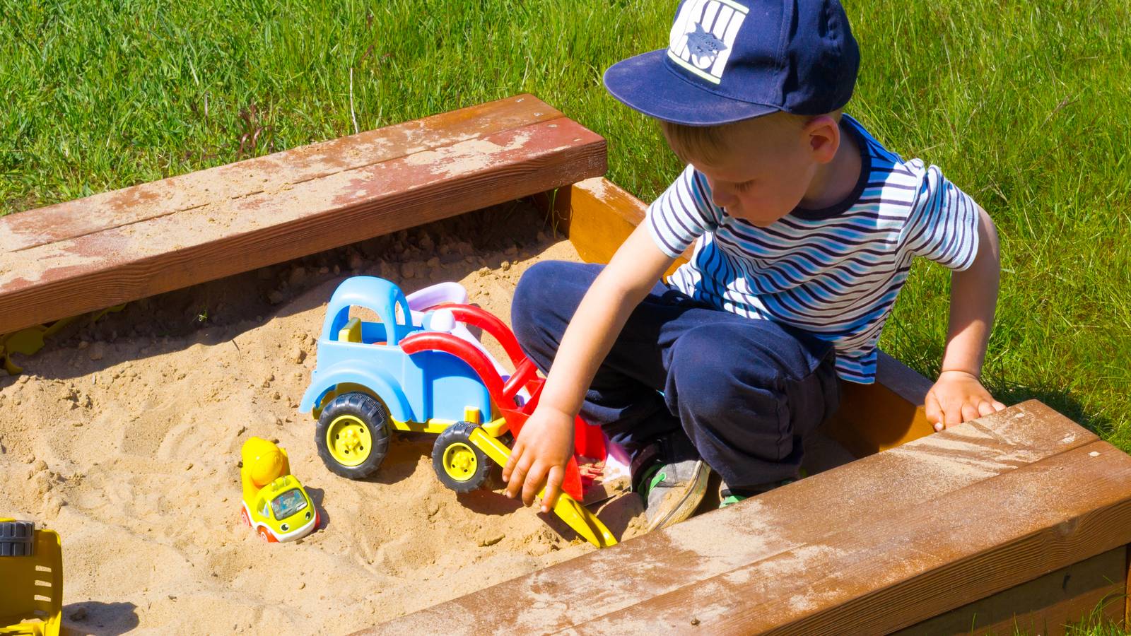 Build a Fun and Safe Sand Pit For Kids