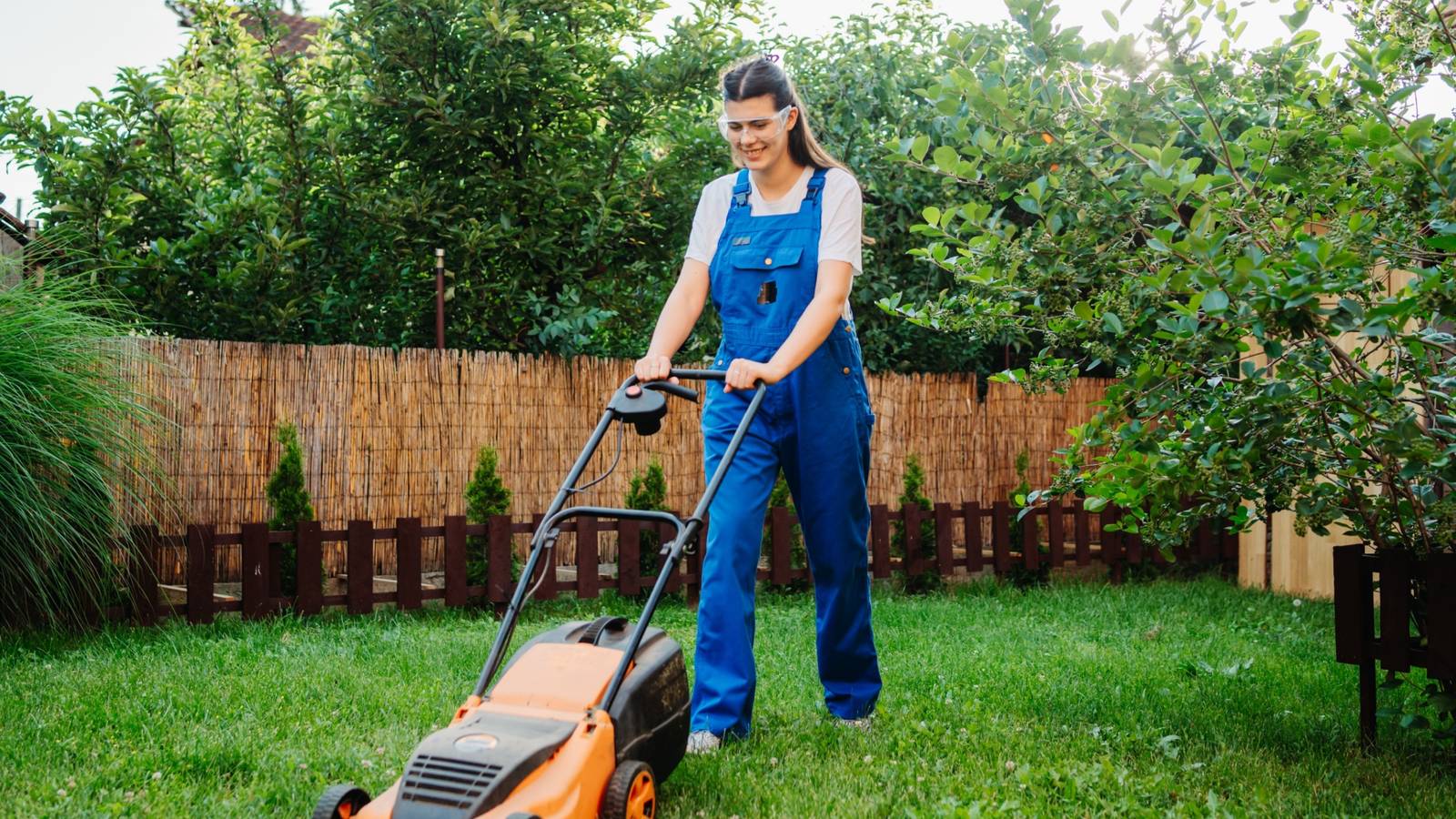 How to Launch a Landscaping Business That Grows
