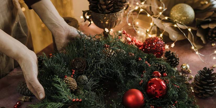 6 Festive Holiday Decorations You Can Make at Home