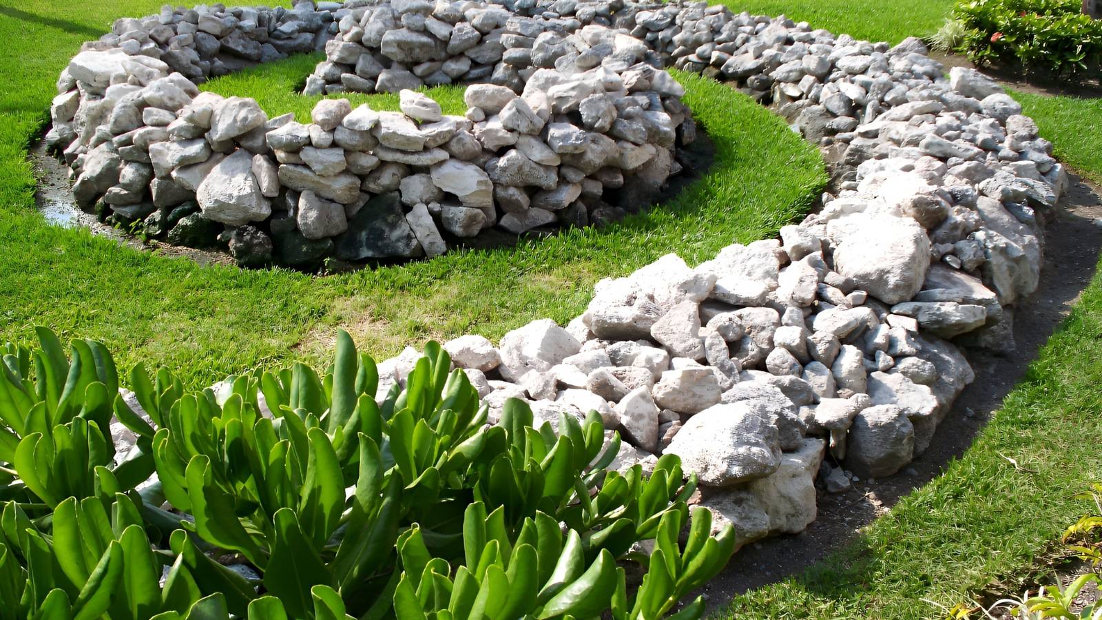 Spiral Garden Paths: Design, Build, and Enhance Your Outdoor Space