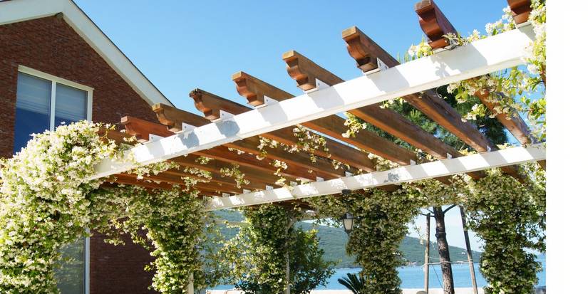 Ways to Turn Your Pergola Into the Ultimate Outdoor Retreat