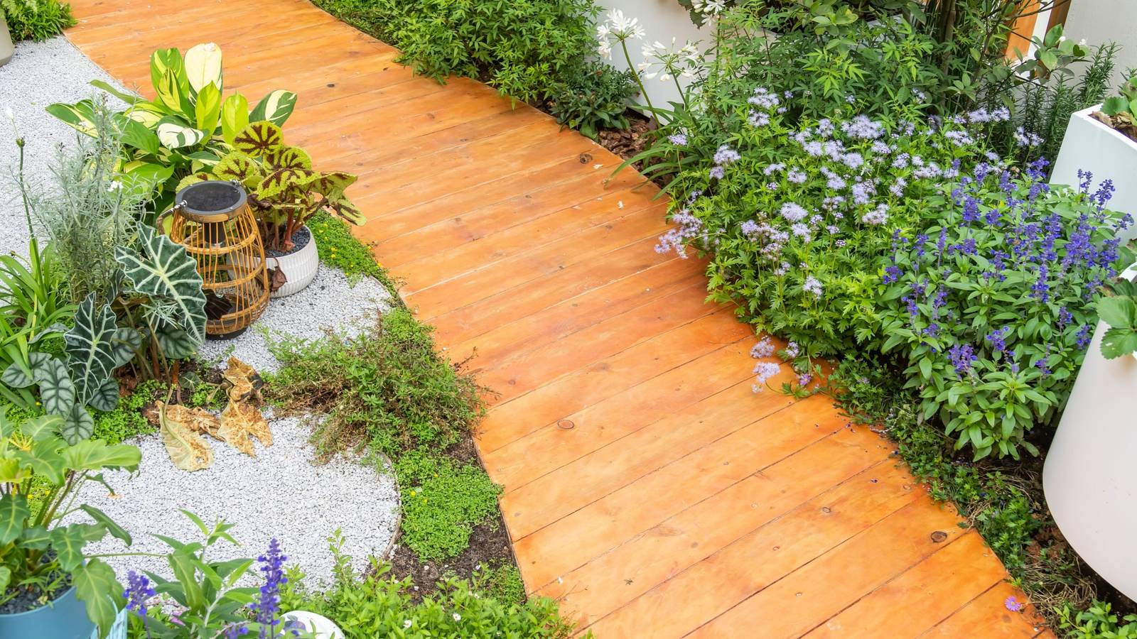 Eco-Friendly Walkway Ideas: Sustainable Materials For Beautiful Paths
