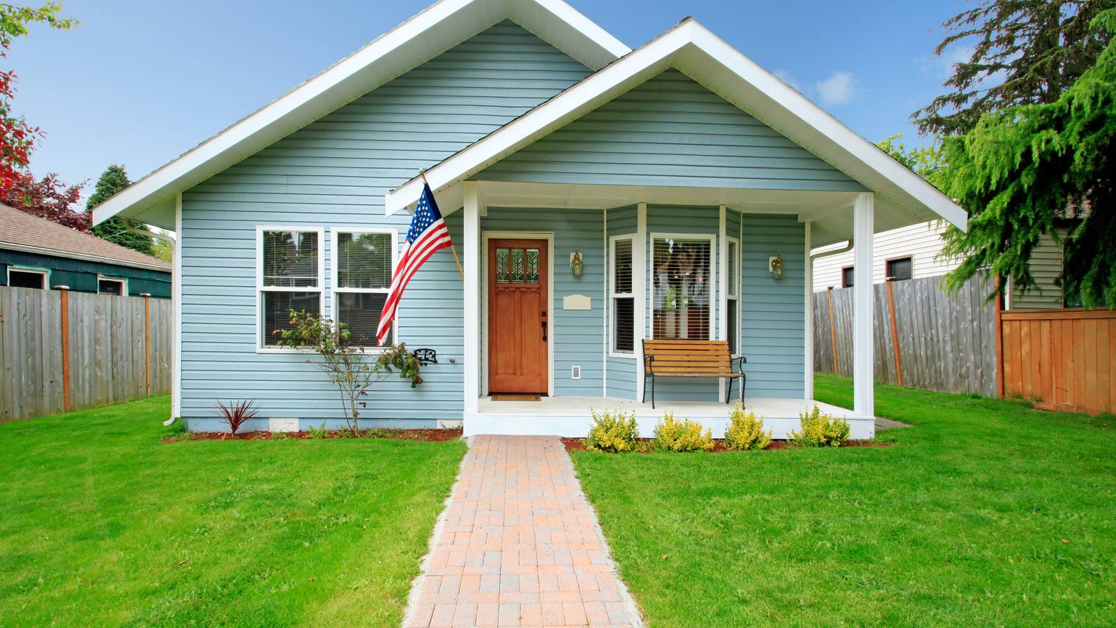 Creative Ways to Use Garden Flags to Elevate Your Outdoor Space