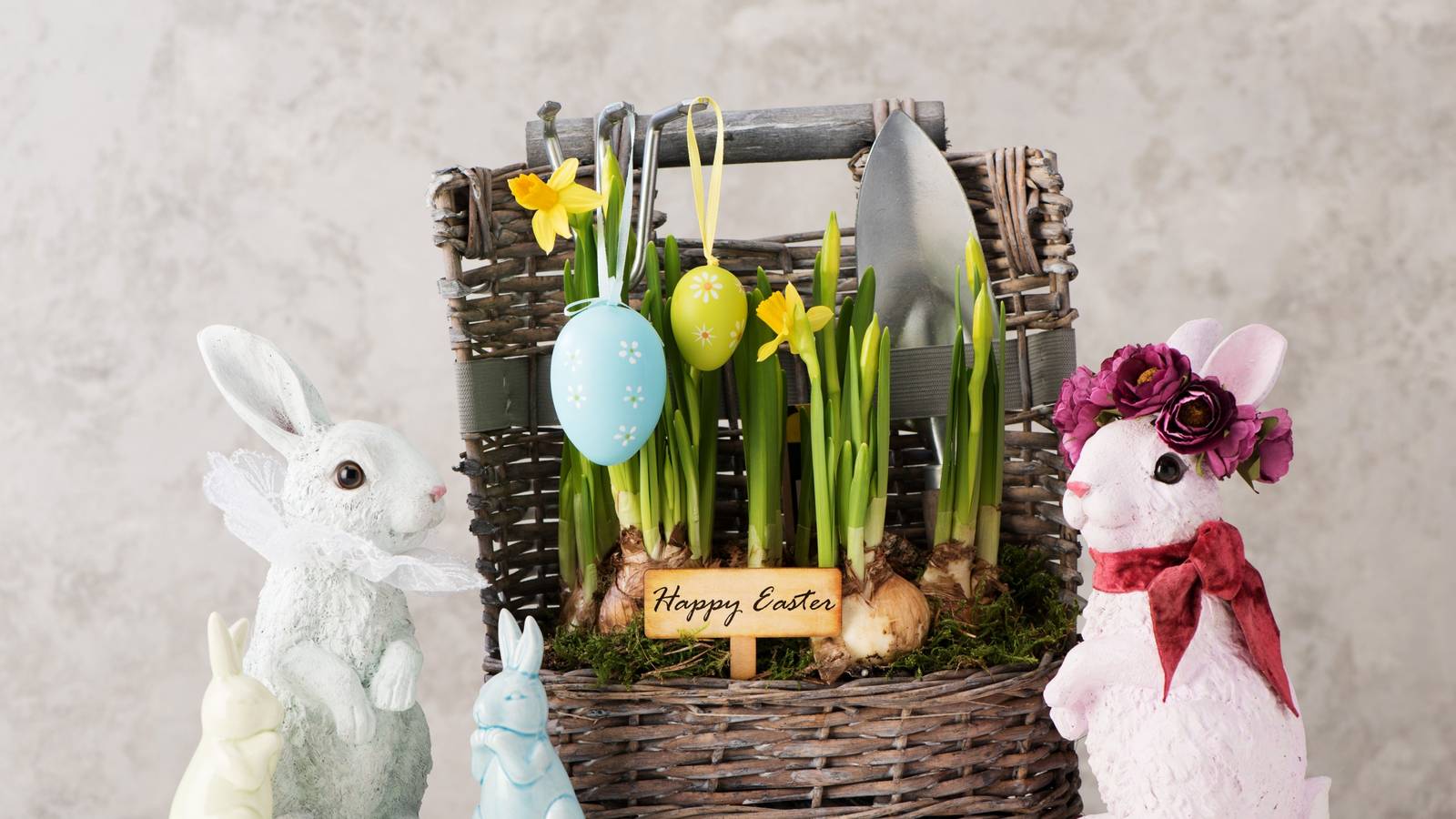 5 Easter Basket Ideas for Gardening Lovers That Celebrate Spring