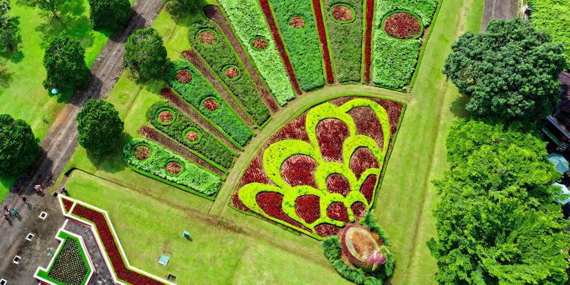 5 Historic Gardening Trends That Are Beautiful but Impractical