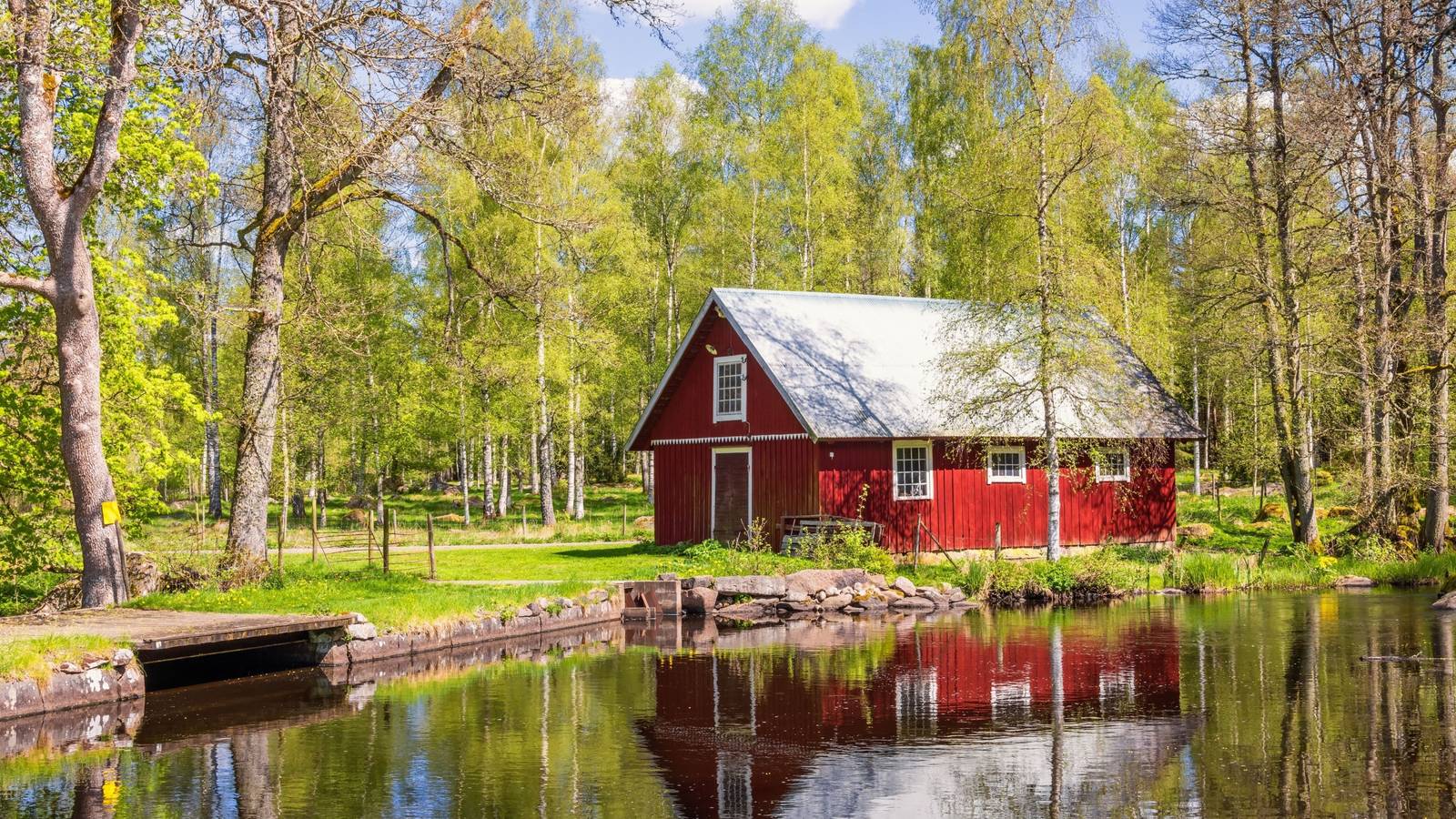 Create a Timeless Backyard with Rustic Barn Inspiration