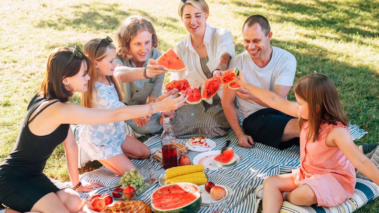 Perfect Backyard Picnic Spot: Design Tips for Outdoor Entertaining