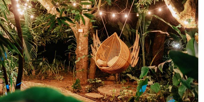 Transform Your Yard Into a Romantic Backyard Restaurant