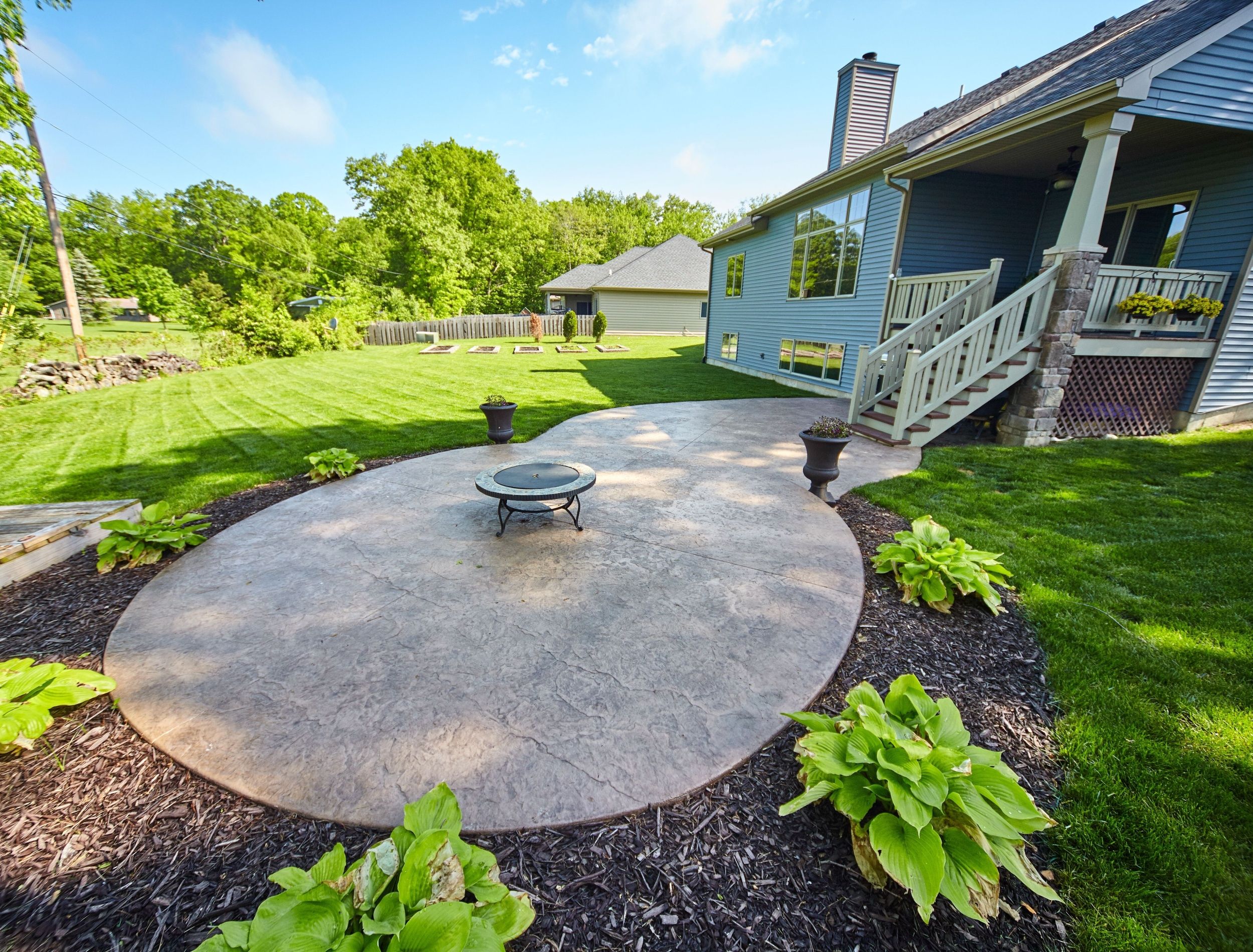 How to Make Concrete Look Stylish in the Backyard