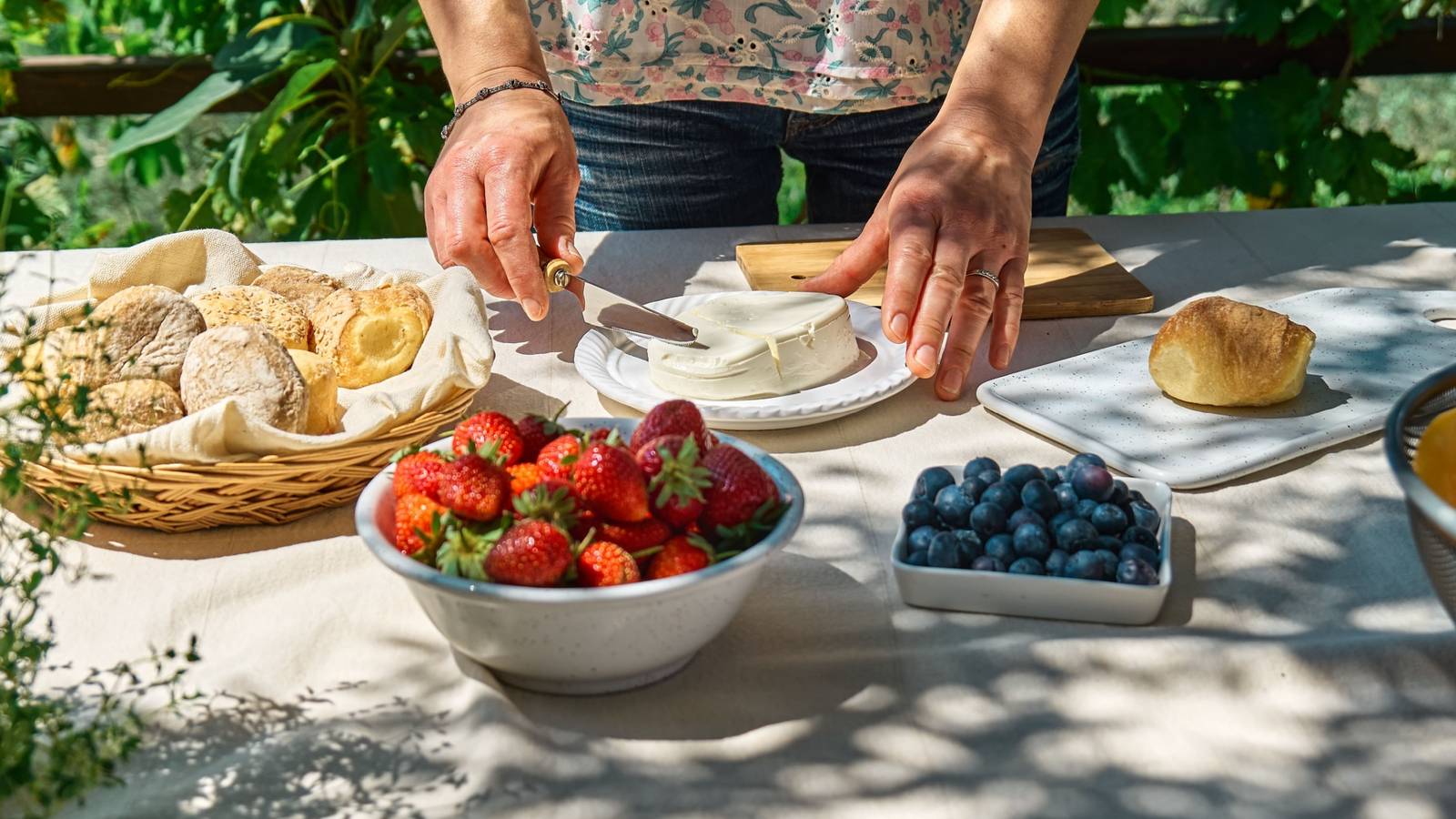 Grow Five Delicious Plants For the Perfect Garden Brunch Table
