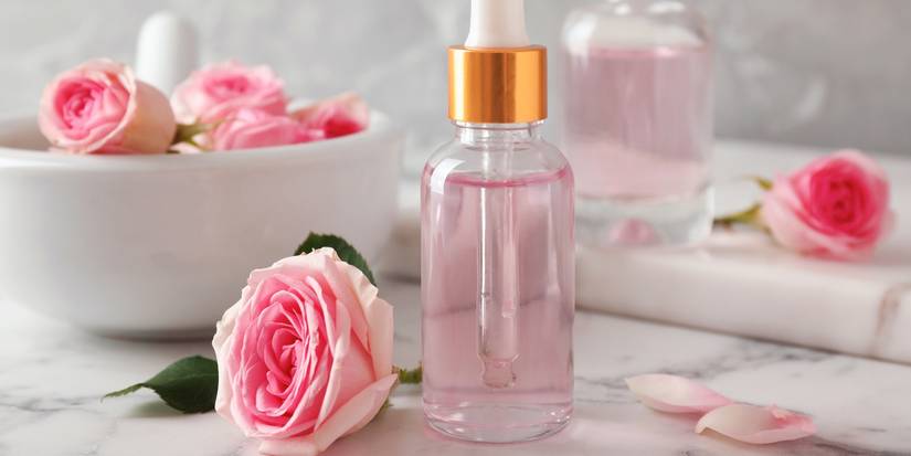 2 Ways to Make Homemade and Fragrant Rose Water