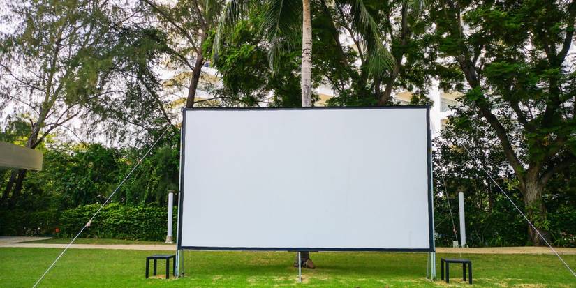 How to Set Up a Magical Outdoor Movie Theater at Home