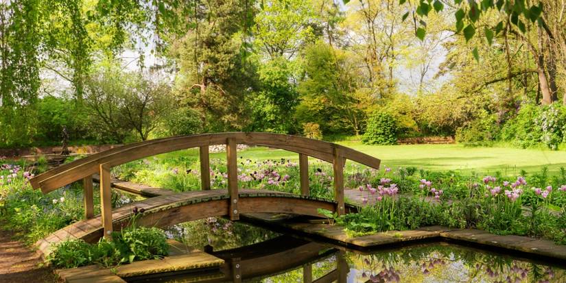Smart Ways to Add a Garden Bridge for Style and Function