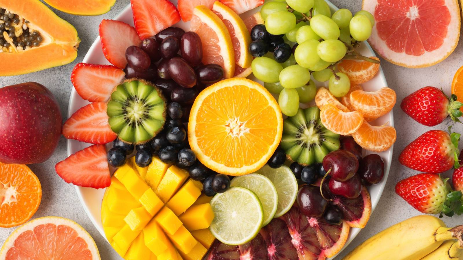 A Step-by-Step Guide to Assembling a Gorgeous Tray of Fruit
