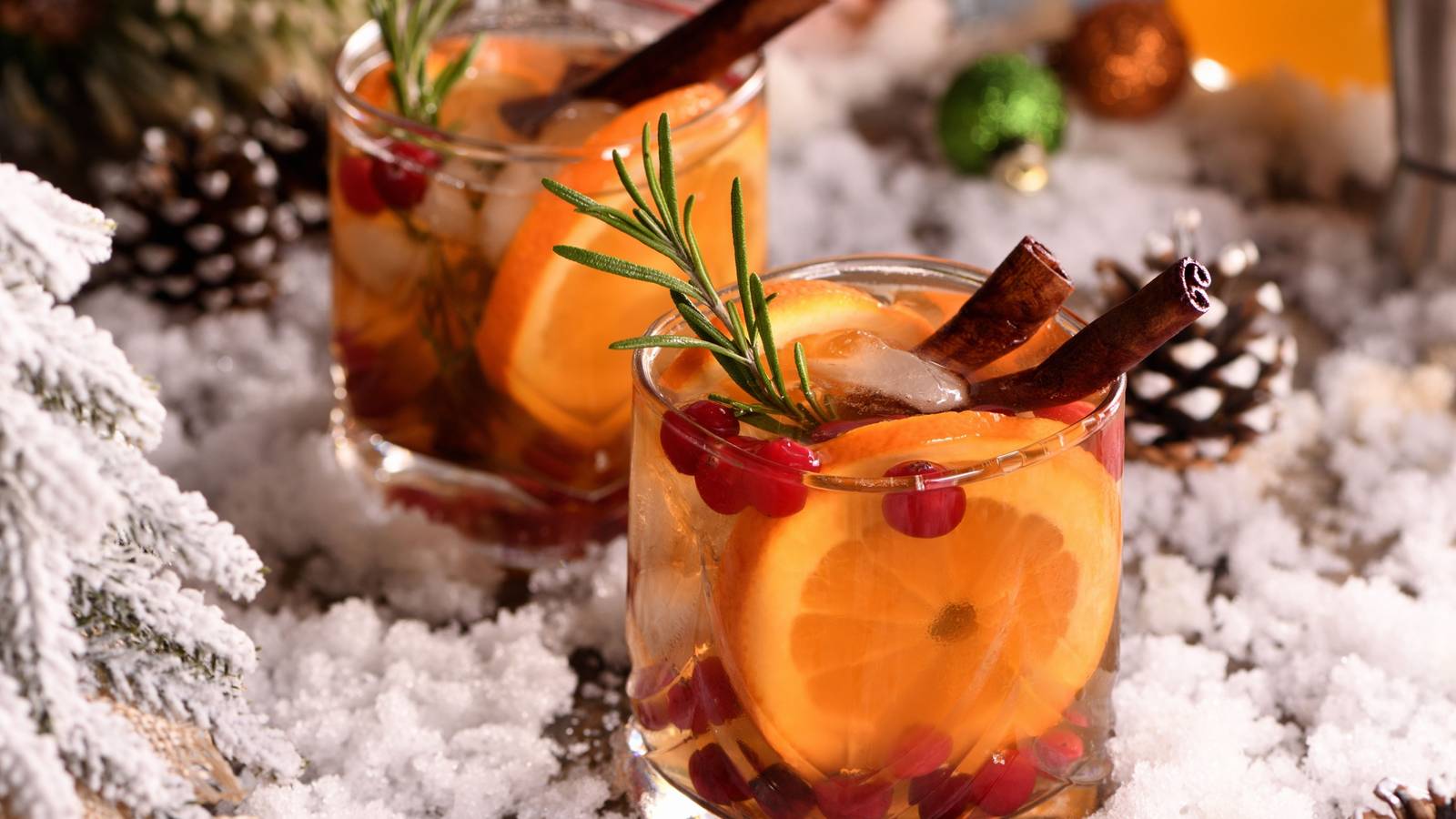 Sip the Season: 5 Christmas Cocktails and Drinks Made With Fresh Herbs