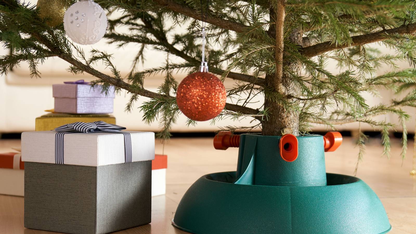 How to Fix a Leaning Christmas Tree: 5 Easy DIY Hacks