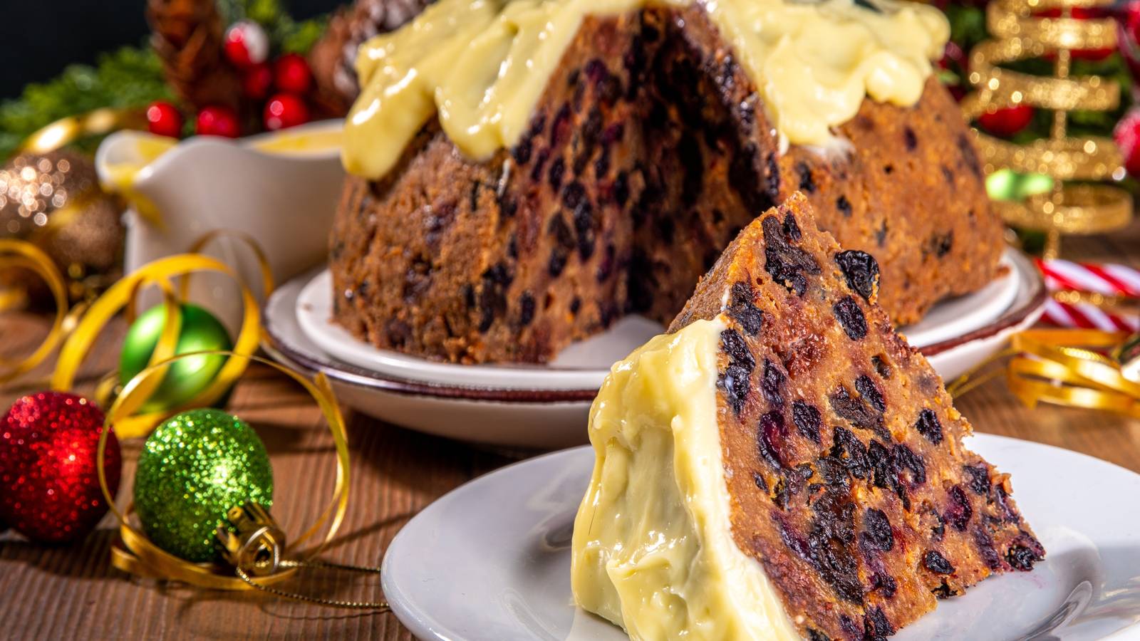 What Actually Builds the Magic Inside a Classic Christmas Pudding?