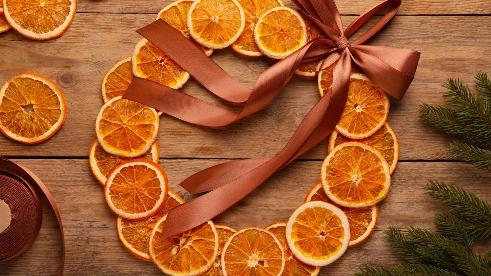 Preserve Fruits for Nostalgic Christmas Decor: 5 Easy Techniques