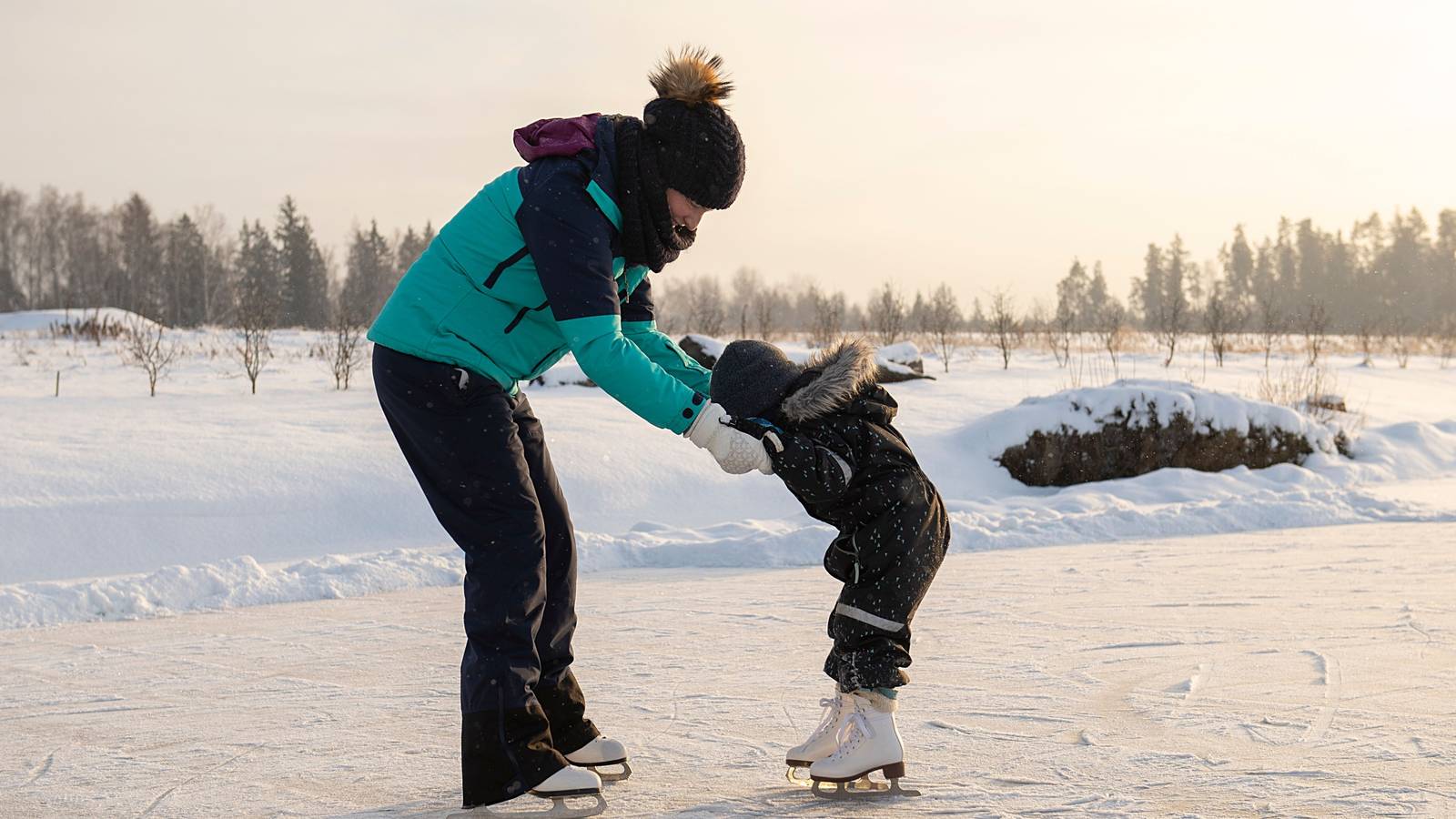How to Build a Backyard Ice Rink on a Flat Lawn