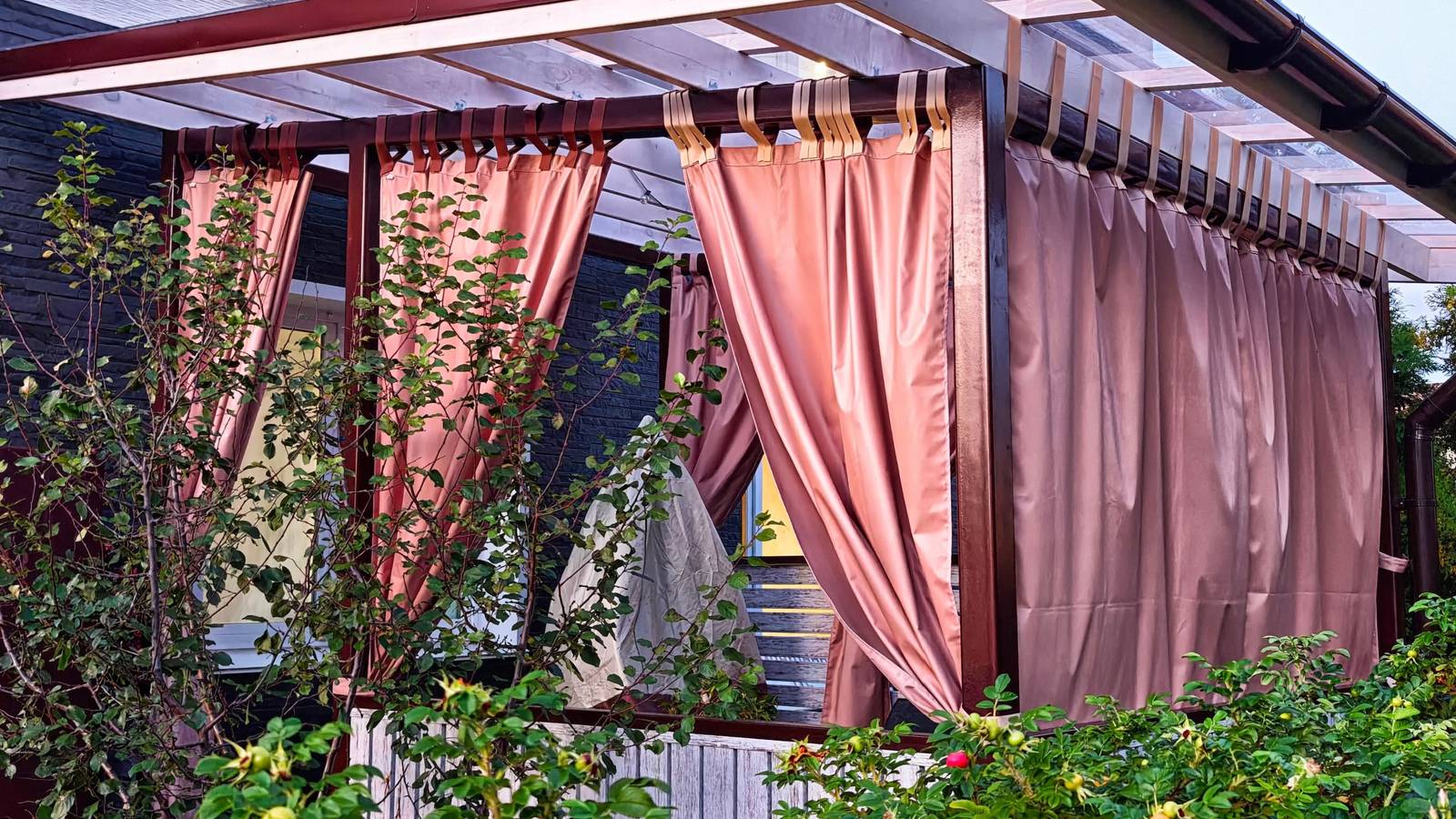5 Smart Ways to Turn Your Patio Into a Cozy All-Weather Retreat