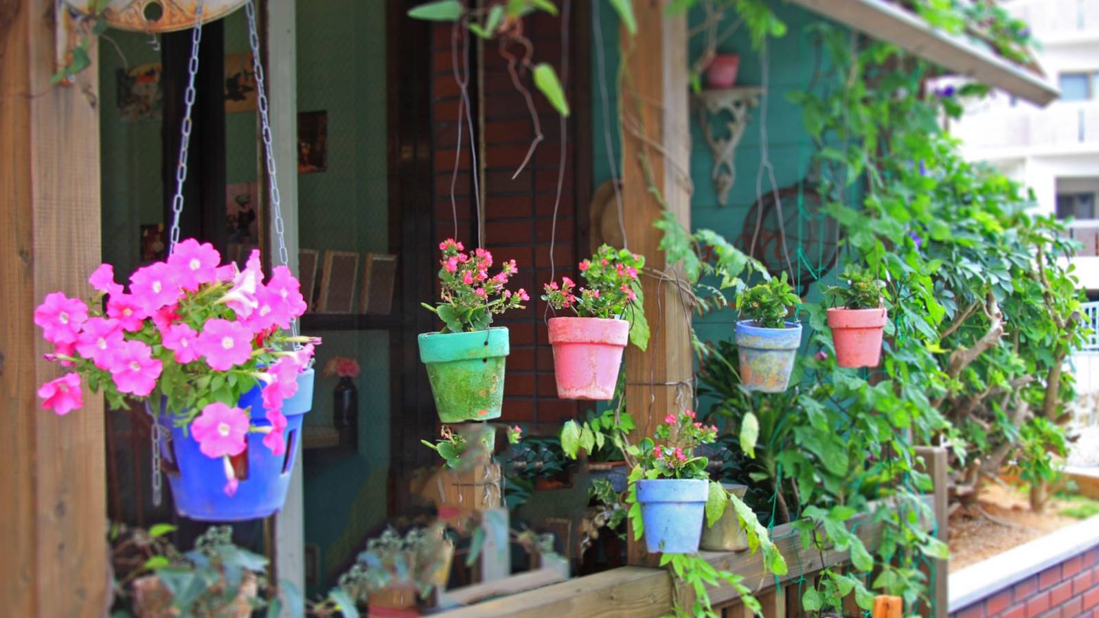 5 Easy DIY Spring Porch Decor Ideas to Refresh Your Entryway